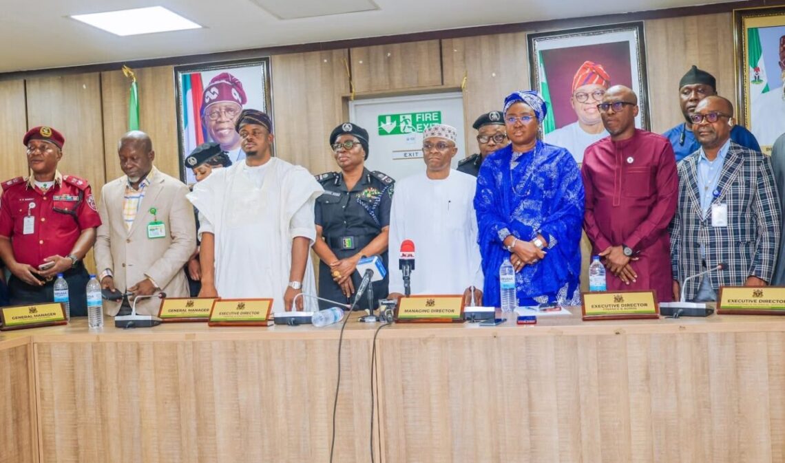NPA, Police Move to Eliminate Illegal Checkpoints on Apapa, Tin Can ...